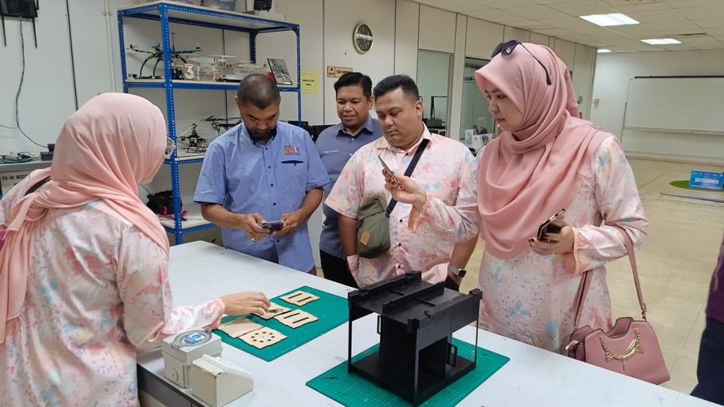 Technical Visit from Makerspace@EngLib - USM SCHOOL OF AEROSPACE ENGINEERING